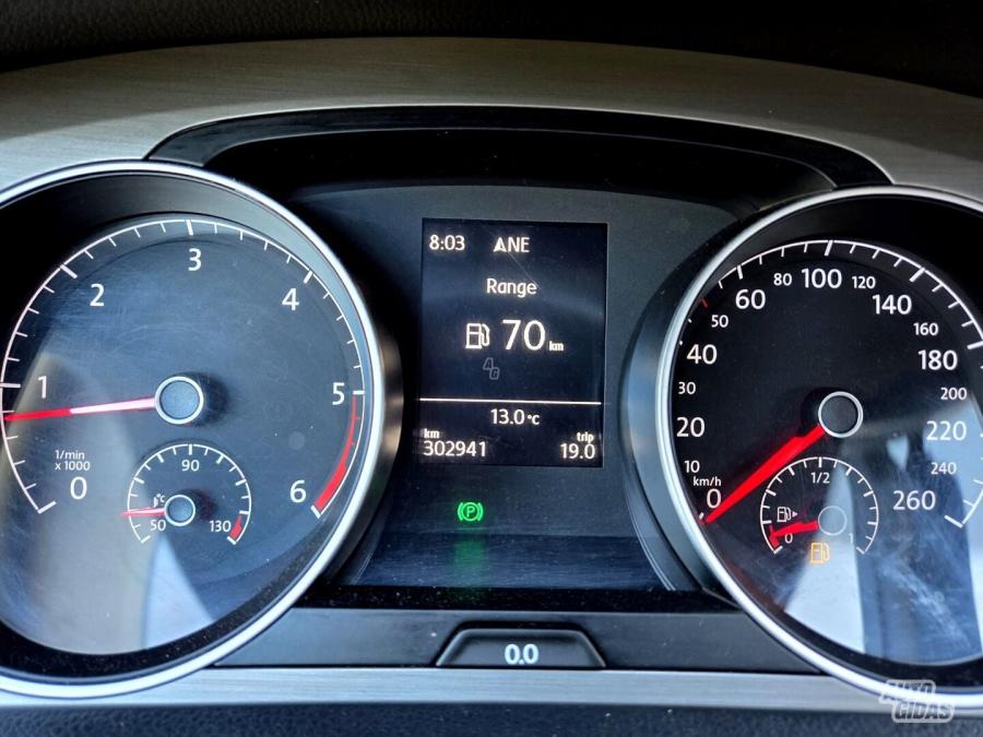 Grey Volkswagen Golf 2015 in Vilnius, with an engine capacity of 1.60 L and mileage of 303 thousand km for 5200 €, photo 24 on AUTOMOTO.COM.LV