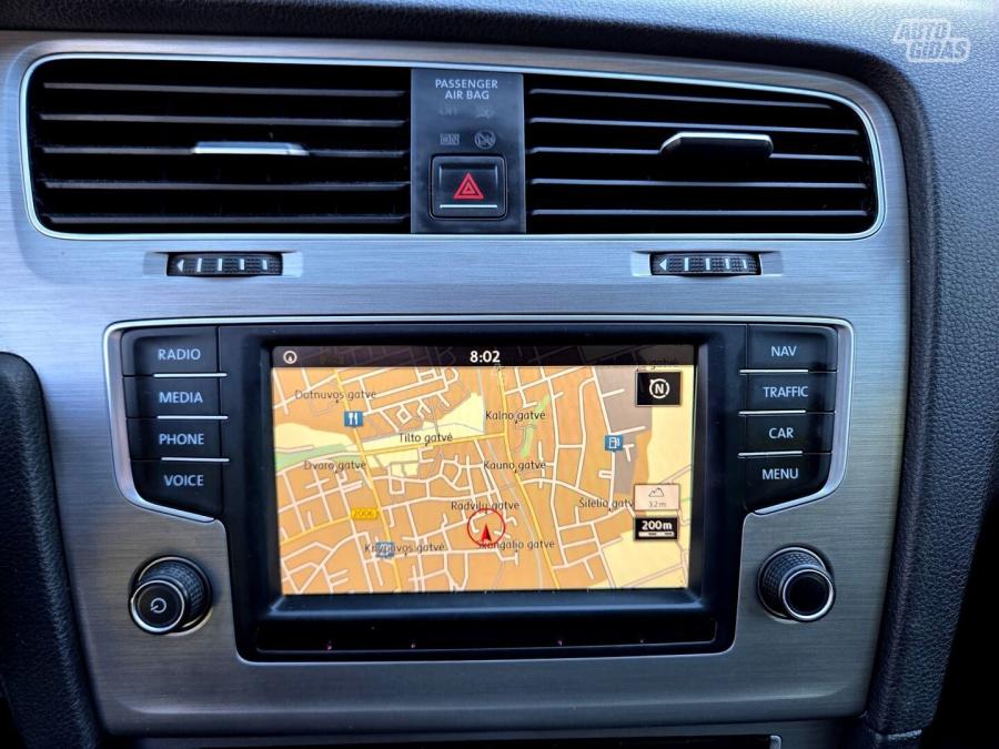 Grey Volkswagen Golf 2015 in Vilnius, with an engine capacity of 1.60 L and mileage of 303 thousand km for 5200 €, photo 26 on AUTOMOTO.COM.LV
