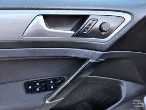 Grey Volkswagen Golf 2015 in Vilnius, with an engine capacity of 1.60 L and mileage of 303 thousand km for 5200 €, photo 31 on AUTOMOTO.COM.LV