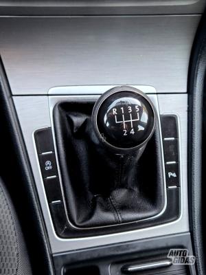 Grey Volkswagen Golf 2015 in Vilnius, with an engine capacity of 1.60 L and mileage of 303 thousand km for 5200 €, photo 33 on AUTOMOTO.COM.LV