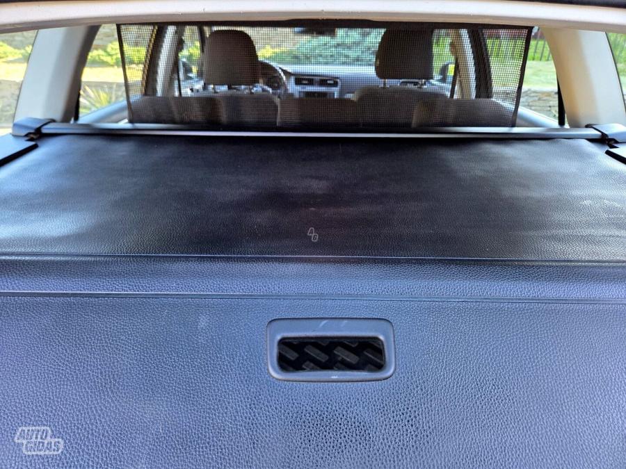 Grey Volkswagen Golf 2015 in Vilnius, with an engine capacity of 1.60 L and mileage of 303 thousand km for 5200 €, photo 35 on AUTOMOTO.COM.LV