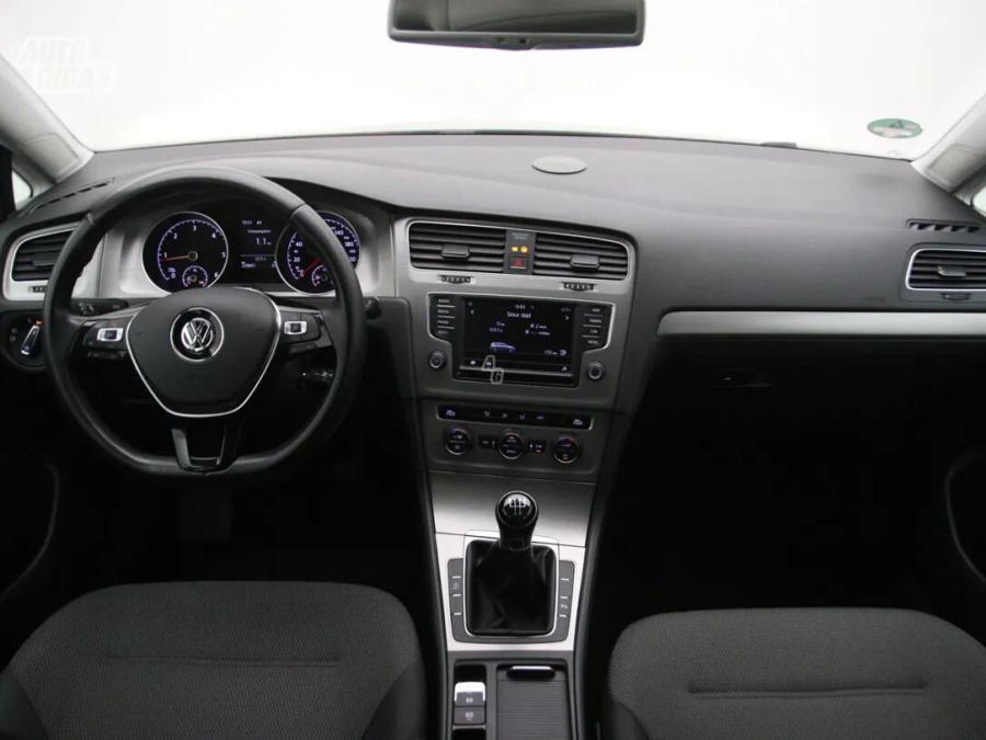 Grey Volkswagen Golf 2015 in Vilnius, with an engine capacity of 1.60 L and mileage of 230 thousand km for 6799 €, photo 3 on AUTOMOTO.COM.LV