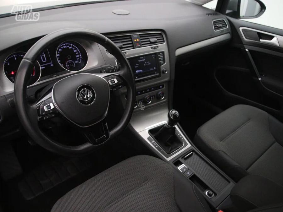 Grey Volkswagen Golf 2015 in Vilnius, with an engine capacity of 1.60 L and mileage of 230 thousand km for 6799 €, photo 17 on AUTOMOTO.COM.LV