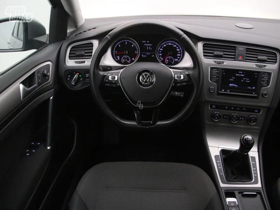Grey Volkswagen Golf 2015 in Vilnius, with an engine capacity of 1.60 L and mileage of 230 thousand km for 6799 €, photo 18 on AUTOMOTO.COM.LV
