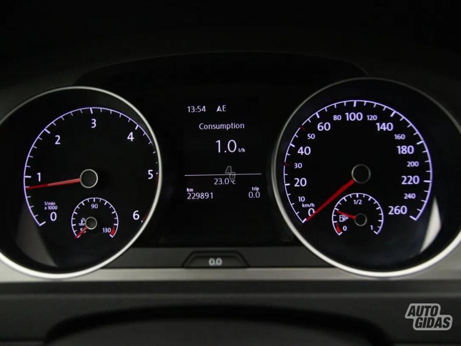 Grey Volkswagen Golf 2015 in Vilnius, with an engine capacity of 1.60 L and mileage of 230 thousand km for 6799 €, photo 20 on AUTOMOTO.COM.LV