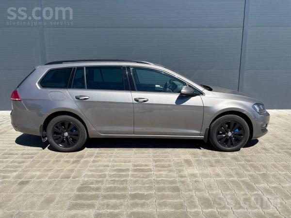 Grey Volkswagen Golf 2015 in Riga, with an engine capacity of 1.40 L and mileage of 219 thousand km for 9550 €, photo 4 on AUTOMOTO.COM.LV