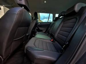 Grey Volkswagen Golf 2015 in Riga, with an engine capacity of 2.00 L and mileage of 190 thousand km for 7990 €, photo 11 on AUTOMOTO.COM.LV