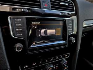 Grey Volkswagen Golf 2015 in Riga, with an engine capacity of 2.00 L and mileage of 190 thousand km for 7990 €, photo 16 on AUTOMOTO.COM.LV