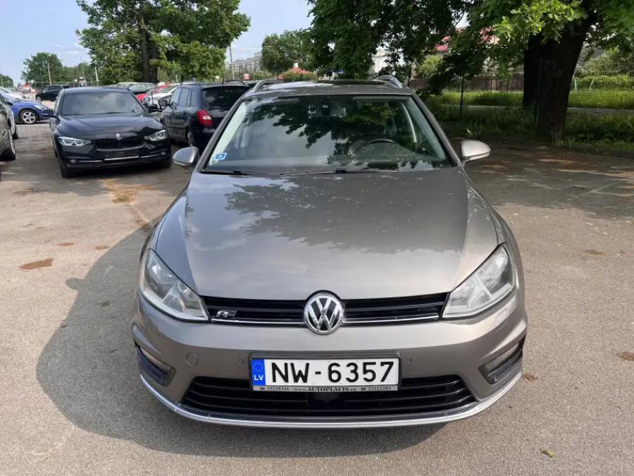 Grey Volkswagen Golf 2015 in Riga, with an engine capacity of 2.00 L and mileage of 229 thousand km for 9550 €, photo 3 on AUTOMOTO.COM.LV