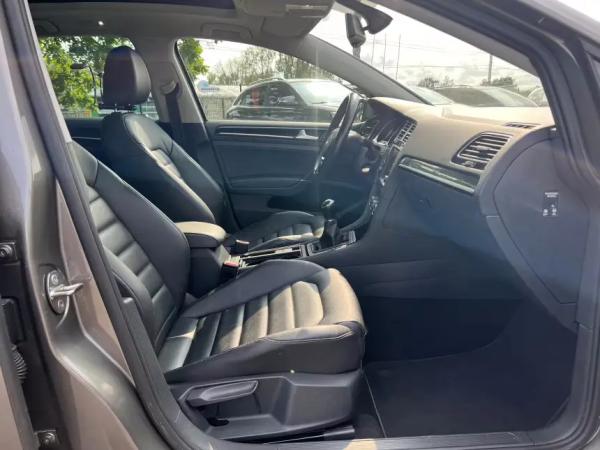 Grey Volkswagen Golf 2015 in Riga, with an engine capacity of 2.00 L and mileage of 229 thousand km for 9550 €, photo 10 on AUTOMOTO.COM.LV
