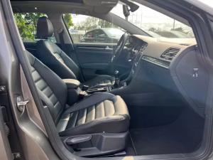 Grey Volkswagen Golf 2015 in Riga, with an engine capacity of 2.00 L and mileage of 229 thousand km for 9550 €, photo 11 on AUTOMOTO.COM.LV