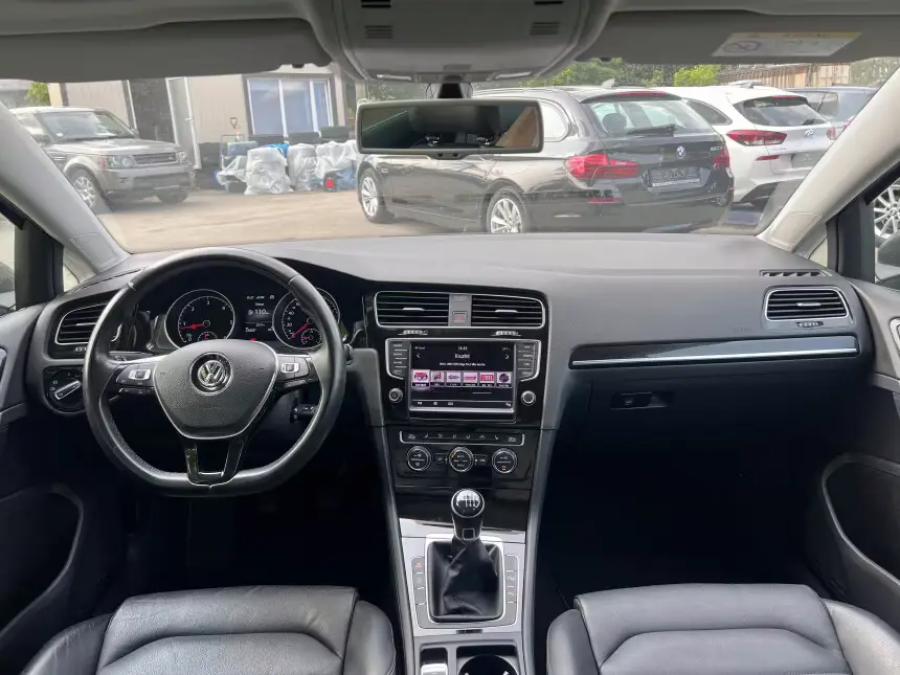 Grey Volkswagen Golf 2015 in Riga, with an engine capacity of 2.00 L and mileage of 229 thousand km for 9550 €, photo 13 on AUTOMOTO.COM.LV