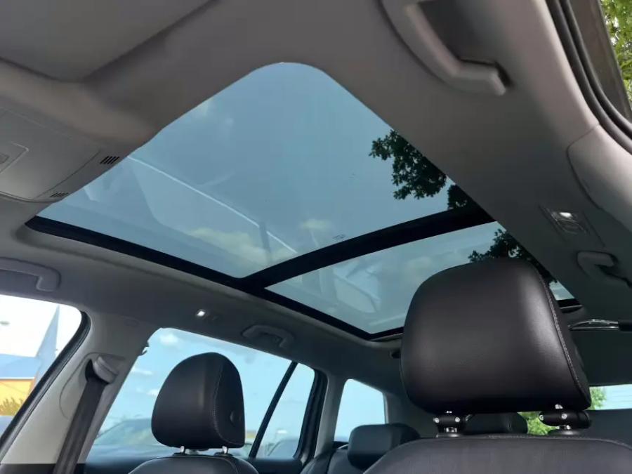 Grey Volkswagen Golf 2015 in Riga, with an engine capacity of 2.00 L and mileage of 229 thousand km for 9550 €, photo 24 on AUTOMOTO.COM.LV