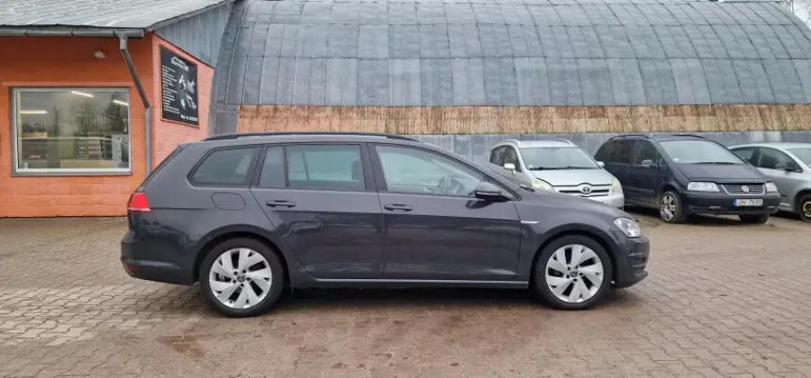 Grey Volkswagen Golf 2015 in Valmiera, with an engine capacity of 1.60 L and mileage of 267 thousand km for 6500 €, photo 3 on AUTOMOTO.COM.LV