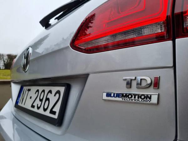 Grey Volkswagen Golf 2015 in Jekabpils, with an engine capacity of 1.60 L and mileage of 252 thousand km for 7900 €, photo 10 on AUTOMOTO.COM.LV