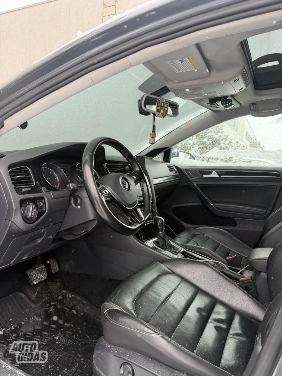 Grey Volkswagen Golf 2015 in Kaunas, with an engine capacity of 2.00 L and mileage of 321 thousand km for 6999 €, photo 7 on AUTOMOTO.COM.LV