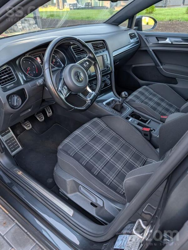 Pelēks Volkswagen Golf 2015 Rīga, ar dzinēja tilpumu 2.00 L un nobraukumu 222 tūkst. km par 8200 €, foto 3 vietnē AUTOMOTO.COM.LV