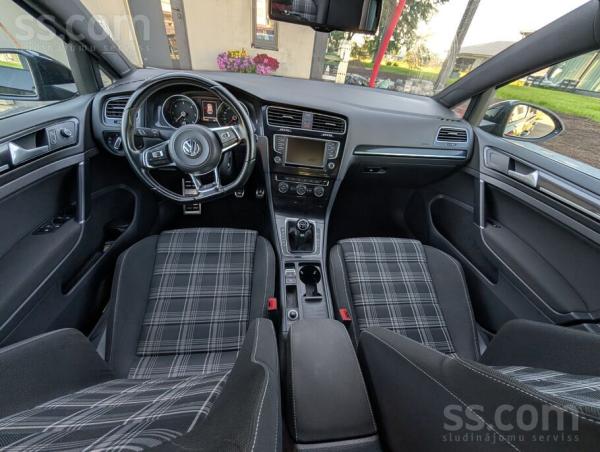 Pelēks Volkswagen Golf 2015 Rīga, ar dzinēja tilpumu 2.00 L un nobraukumu 222 tūkst. km par 8200 €, foto 4 vietnē AUTOMOTO.COM.LV