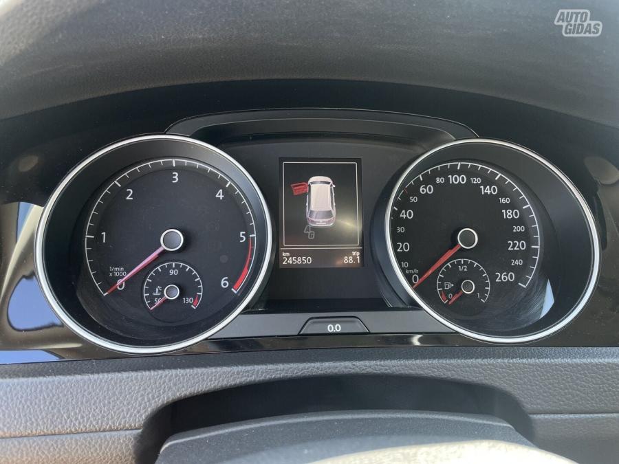 Pelēks Volkswagen Golf 2015 Viļņa, ar dzinēja tilpumu 1.60 L un nobraukumu 248 tūkst. km par 7000 €, foto 31 vietnē AUTOMOTO.COM.LV