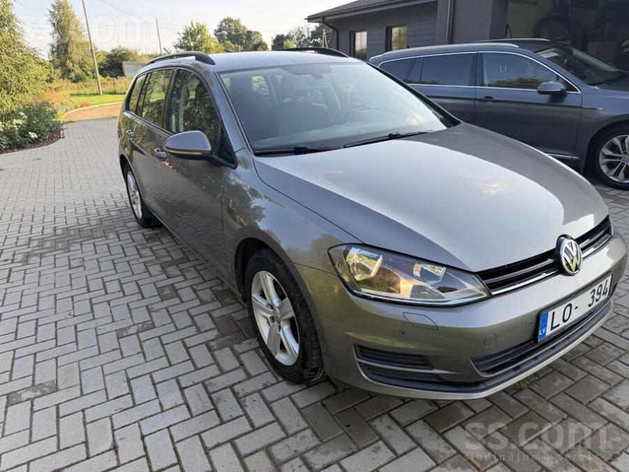 Grey Volkswagen Golf 2015 in Liepaja, with an engine capacity of 1.60 L and mileage of 287 thousand km for 6500 €, photo 1 on AUTOMOTO.COM.LV