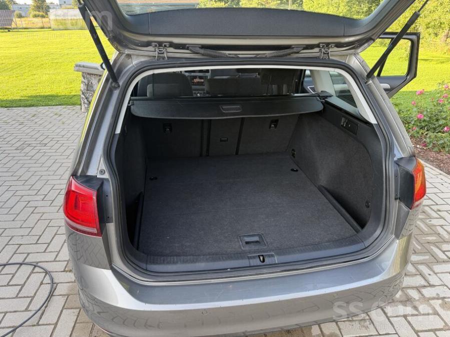 Grey Volkswagen Golf 2015 in Liepaja, with an engine capacity of 1.60 L and mileage of 287 thousand km for 6500 €, photo 5 on AUTOMOTO.COM.LV