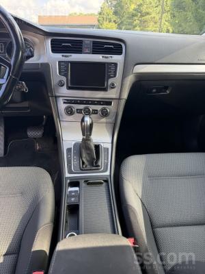 Grey Volkswagen Golf 2015 in Liepaja, with an engine capacity of 1.60 L and mileage of 287 thousand km for 6500 €, photo 8 on AUTOMOTO.COM.LV