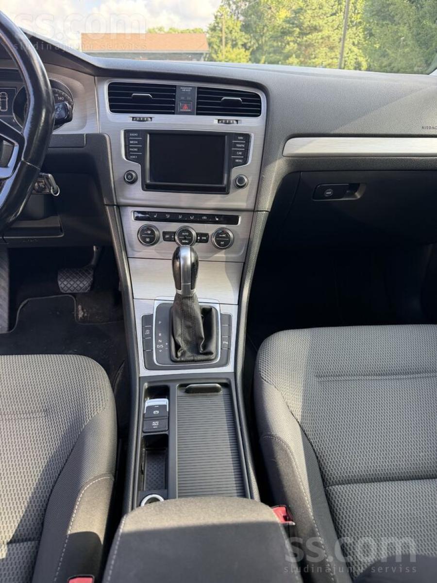 Grey Volkswagen Golf 2015 in Liepaja, with an engine capacity of 1.60 L and mileage of 287 thousand km for 6500 €, photo 8 on AUTOMOTO.COM.LV