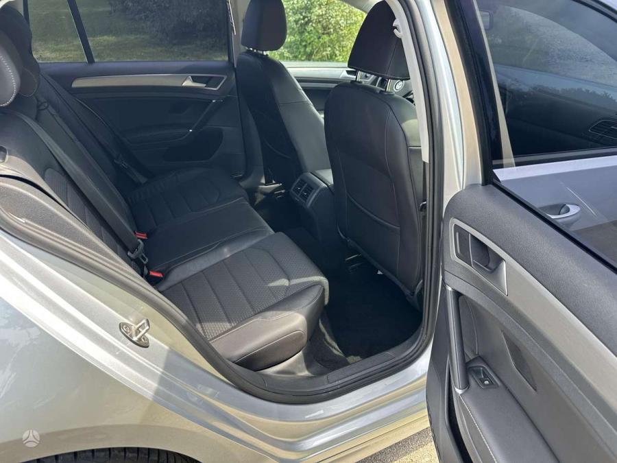 Pelēks Volkswagen Golf 2015 Alīta, ar dzinēja tilpumu 1.97 L un nobraukumu 325 tūkst. km par 7500 €, foto 14 vietnē AUTOMOTO.COM.LV