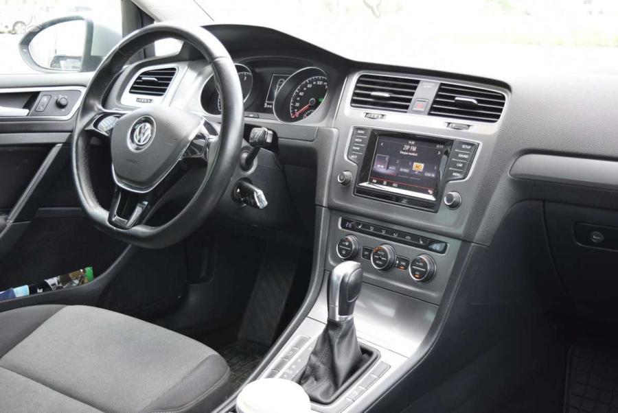 Grey Volkswagen Golf 2015 in Vilnius, with an engine capacity of 1.60 L and mileage of 252 thousand km for 6450 €, photo 9 on AUTOMOTO.COM.LV