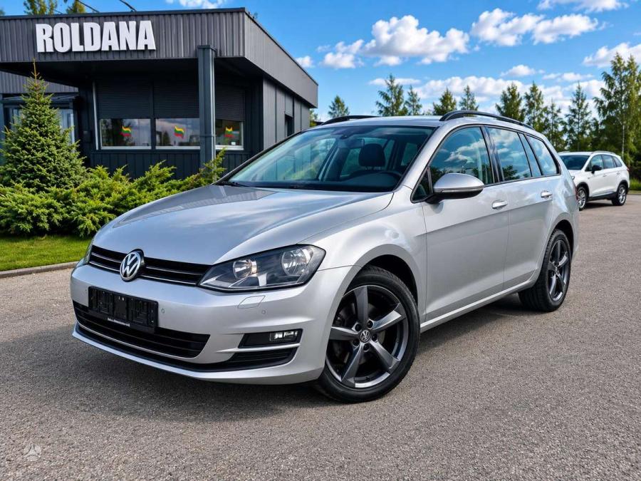 Grey Volkswagen Golf 2015 in Pakruojis, with an engine capacity of 1.40 L and mileage of 244 thousand km for 4500 €, photo 1 on AUTOMOTO.COM.LV