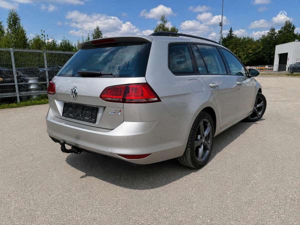 Grey Volkswagen Golf 2015 in Pakruojis, with an engine capacity of 1.40 L and mileage of 244 thousand km for 4500 €, photo 5 on AUTOMOTO.COM.LV