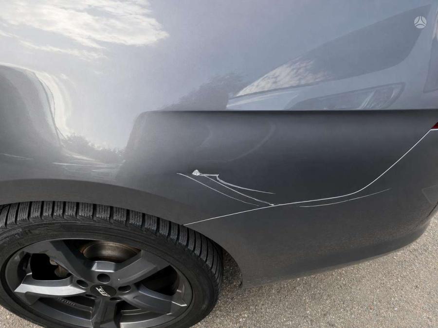 Grey Volkswagen Golf 2015 in Pakruojis, with an engine capacity of 1.40 L and mileage of 244 thousand km for 4500 €, photo 7 on AUTOMOTO.COM.LV