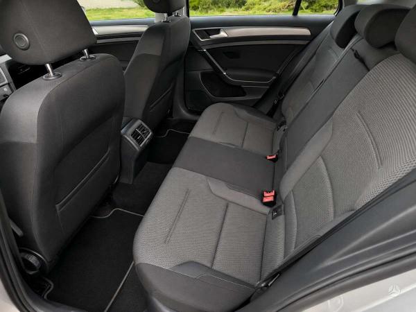 Grey Volkswagen Golf 2015 in Pakruojis, with an engine capacity of 1.40 L and mileage of 244 thousand km for 4500 €, photo 9 on AUTOMOTO.COM.LV