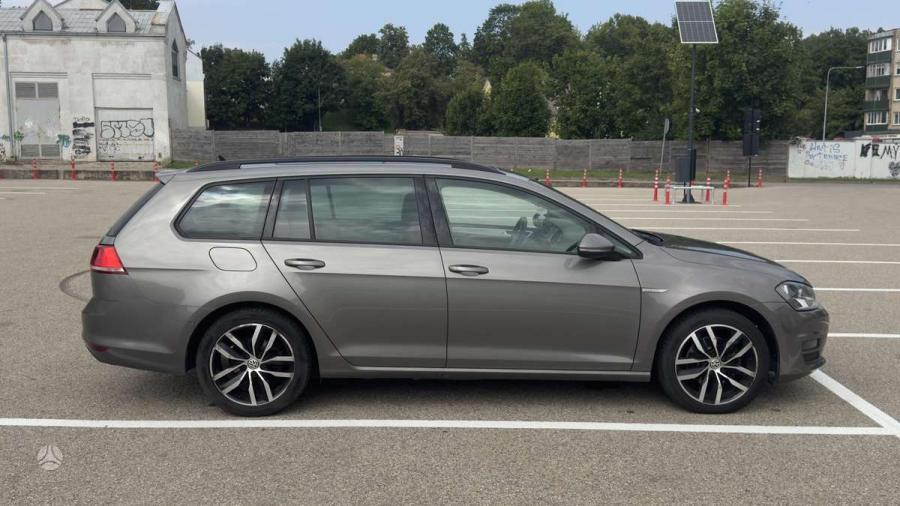 Grey Volkswagen Golf 2015 in Kedainiai, with an engine capacity of 1.97 L and mileage of 338 thousand km for 7000 €, photo 1 on AUTOMOTO.COM.LV