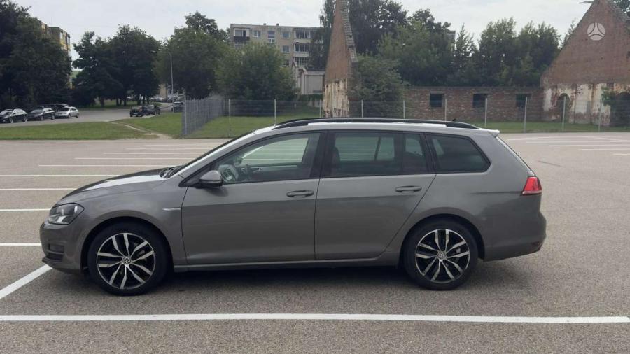Grey Volkswagen Golf 2015 in Kedainiai, with an engine capacity of 1.97 L and mileage of 338 thousand km for 7000 €, photo 3 on AUTOMOTO.COM.LV