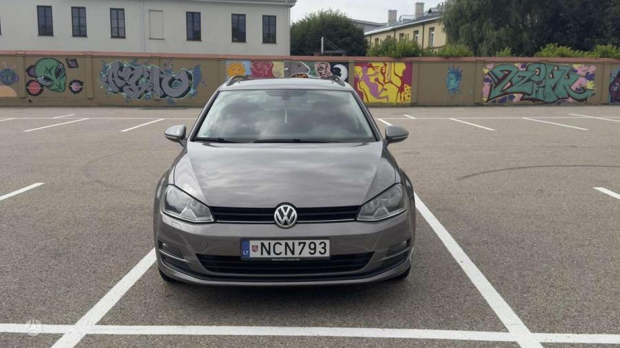 Grey Volkswagen Golf 2015 in Kedainiai, with an engine capacity of 1.97 L and mileage of 338 thousand km for 7000 €, photo 5 on AUTOMOTO.COM.LV