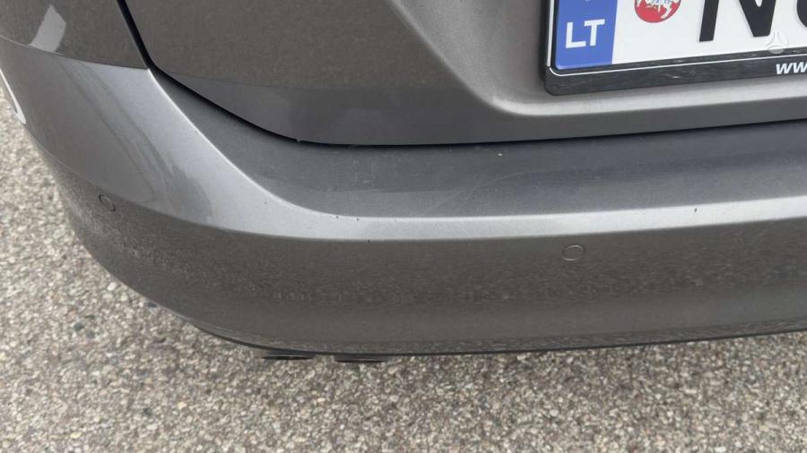 Grey Volkswagen Golf 2015 in Kedainiai, with an engine capacity of 1.97 L and mileage of 338 thousand km for 7000 €, photo 10 on AUTOMOTO.COM.LV