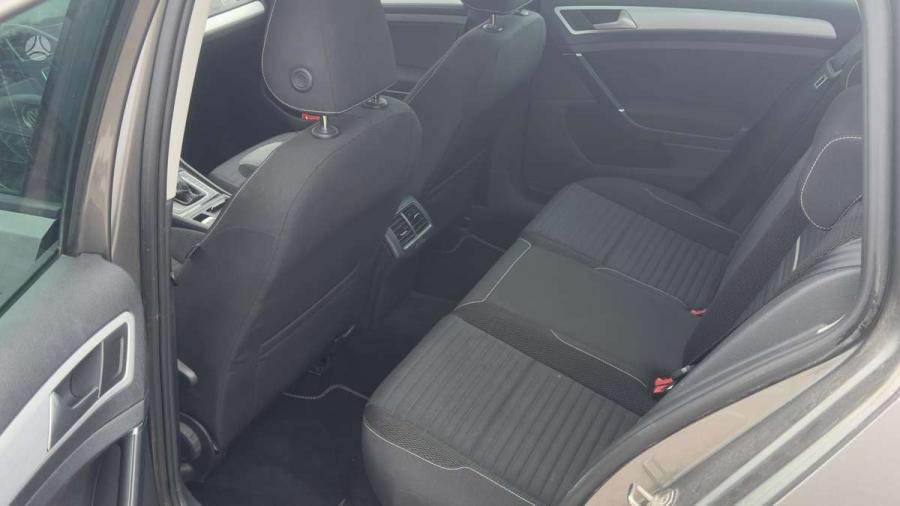 Grey Volkswagen Golf 2015 in Kedainiai, with an engine capacity of 1.97 L and mileage of 338 thousand km for 7000 €, photo 14 on AUTOMOTO.COM.LV