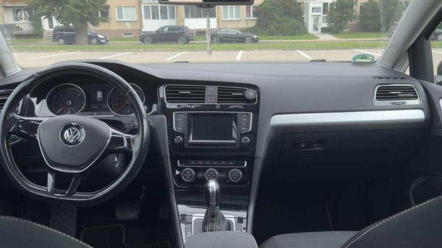 Grey Volkswagen Golf 2015 in Kedainiai, with an engine capacity of 1.97 L and mileage of 338 thousand km for 7000 €, photo 15 on AUTOMOTO.COM.LV