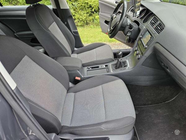 Grey Volkswagen Golf 2015 in Pasvalys, with an engine capacity of 1.60 L and mileage of 255 thousand km for 6150 €, photo 11 on AUTOMOTO.COM.LV