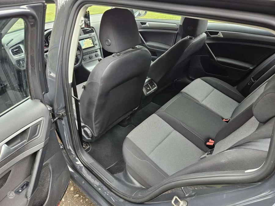 Pelēks Volkswagen Golf 2015 Pasvalys, ar dzinēja tilpumu 1.60 L un nobraukumu 255 tūkst. km par 6150 €, foto 12 vietnē AUTOMOTO.COM.LV