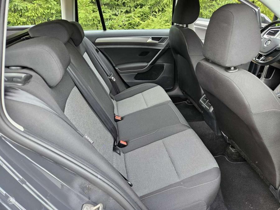 Pelēks Volkswagen Golf 2015 Pasvalys, ar dzinēja tilpumu 1.60 L un nobraukumu 255 tūkst. km par 6150 €, foto 13 vietnē AUTOMOTO.COM.LV