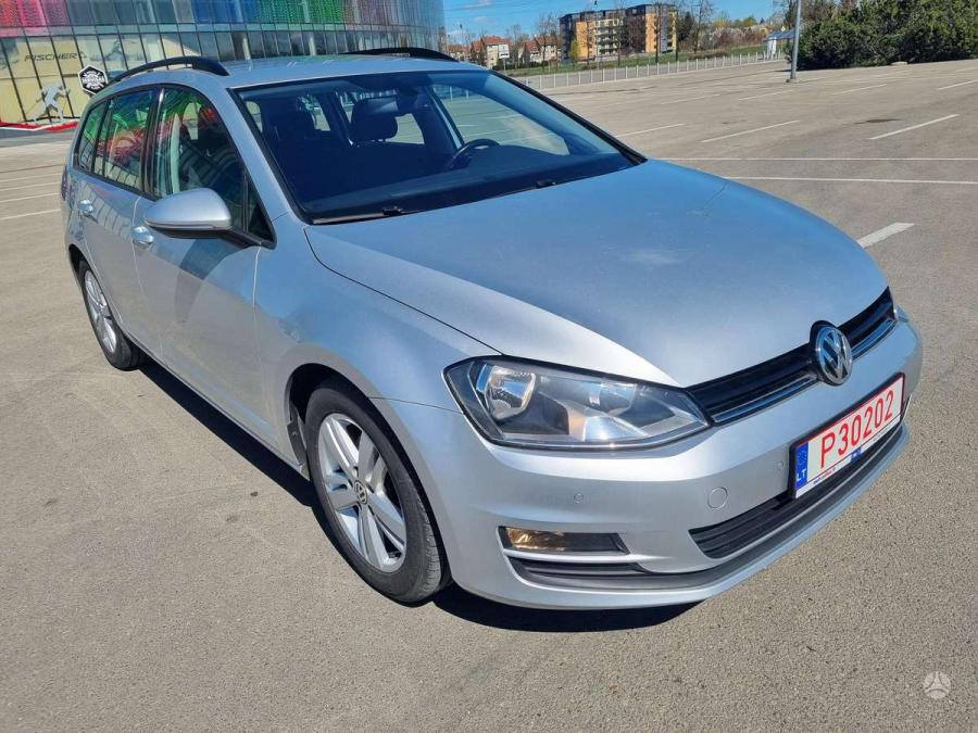 Grey Volkswagen Golf 2015 in Siauliai, with an engine capacity of 1.97 L and mileage of 272 thousand km for 8600 €, photo 1 on AUTOMOTO.COM.LV