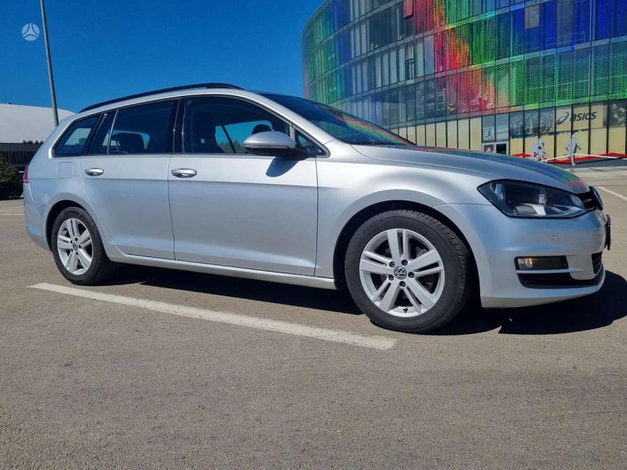 Grey Volkswagen Golf 2015 in Siauliai, with an engine capacity of 1.97 L and mileage of 272 thousand km for 8600 €, photo 3 on AUTOMOTO.COM.LV
