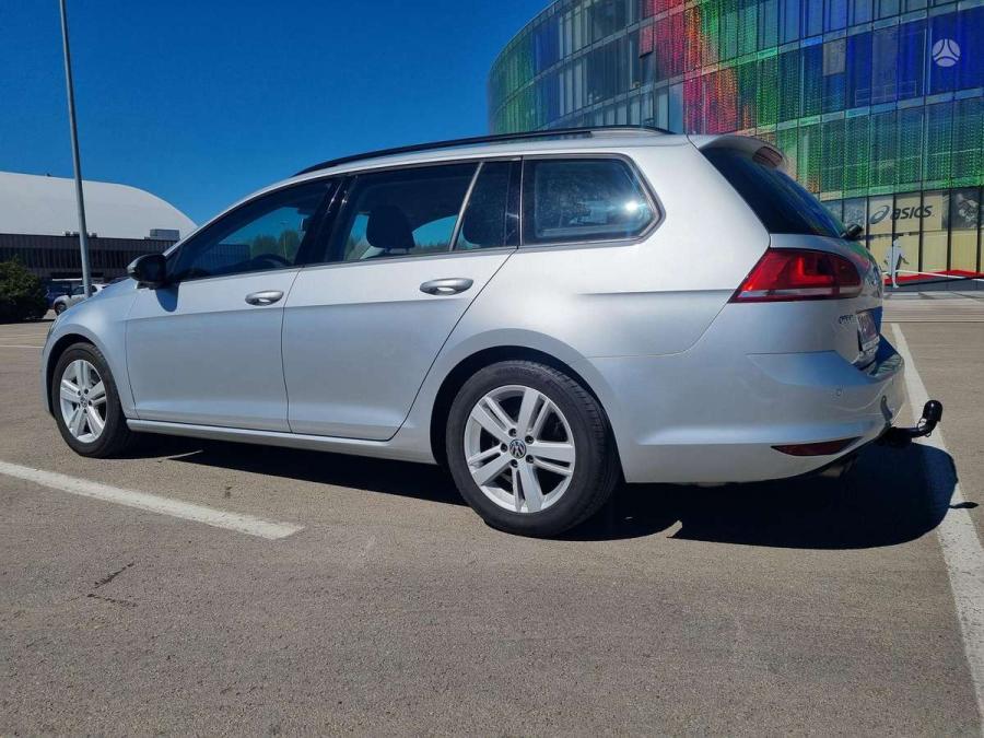 Grey Volkswagen Golf 2015 in Siauliai, with an engine capacity of 1.97 L and mileage of 272 thousand km for 8600 €, photo 4 on AUTOMOTO.COM.LV