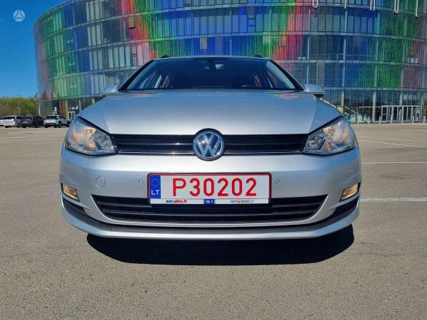 Volkswagen Golf 2015 in Siauliai on AUTOMOTO.COM.LV Grey Volkswagen Golf 2015 in Siauliai, with an engine capacity of 1.97 L and mileage of 272 thousand km for 8600 €, photo 8 on AUTOMOTO.COM.LV