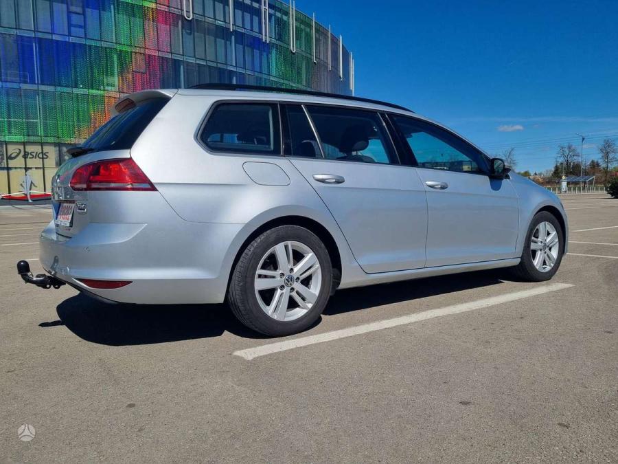 Grey Volkswagen Golf 2015 in Siauliai, with an engine capacity of 1.97 L and mileage of 272 thousand km for 8600 €, photo 11 on AUTOMOTO.COM.LV