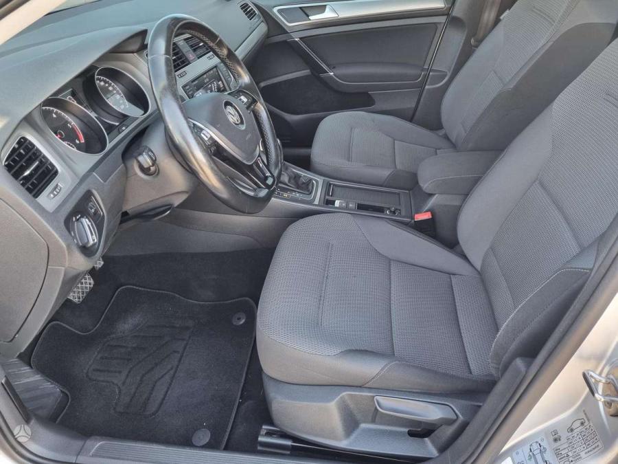 Grey Volkswagen Golf 2015 in Siauliai, with an engine capacity of 1.97 L and mileage of 272 thousand km for 8600 €, photo 20 on AUTOMOTO.COM.LV