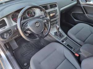 Grey Volkswagen Golf 2015 in Siauliai, with an engine capacity of 1.97 L and mileage of 272 thousand km for 8600 €, photo 21 on AUTOMOTO.COM.LV