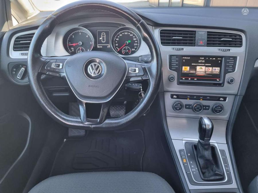 Grey Volkswagen Golf 2015 in Siauliai, with an engine capacity of 1.97 L and mileage of 272 thousand km for 8600 €, photo 23 on AUTOMOTO.COM.LV